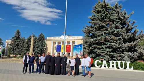 Credincioși moineșteni, pelerini în Episcopia Basarabiei de Sud ...