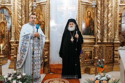 Prezență arhierească la hramul Bisericii „Sfântul Nicolae” din Bacău ...