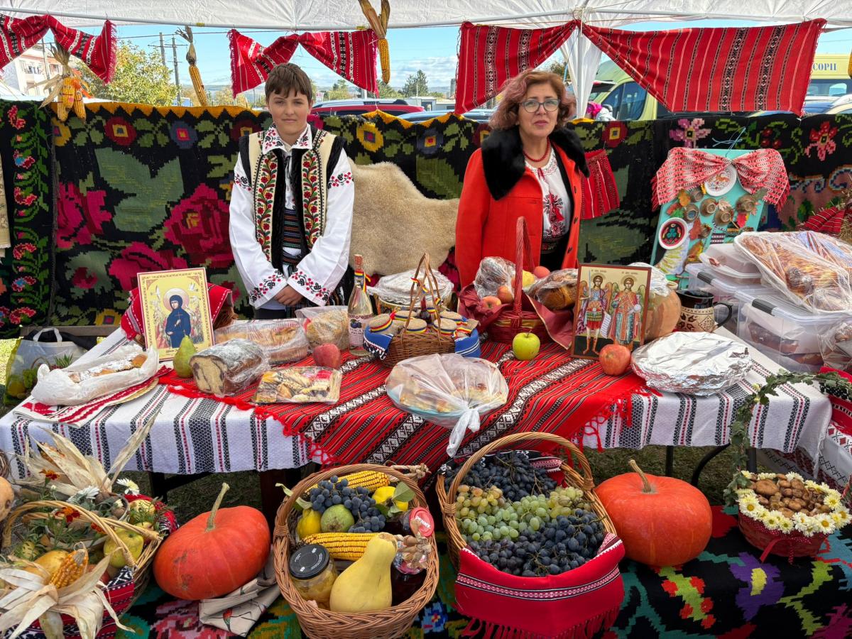 PS Teofil Trotușanul, prezent la Festivalul „Roadele Toamnei” de la ...
