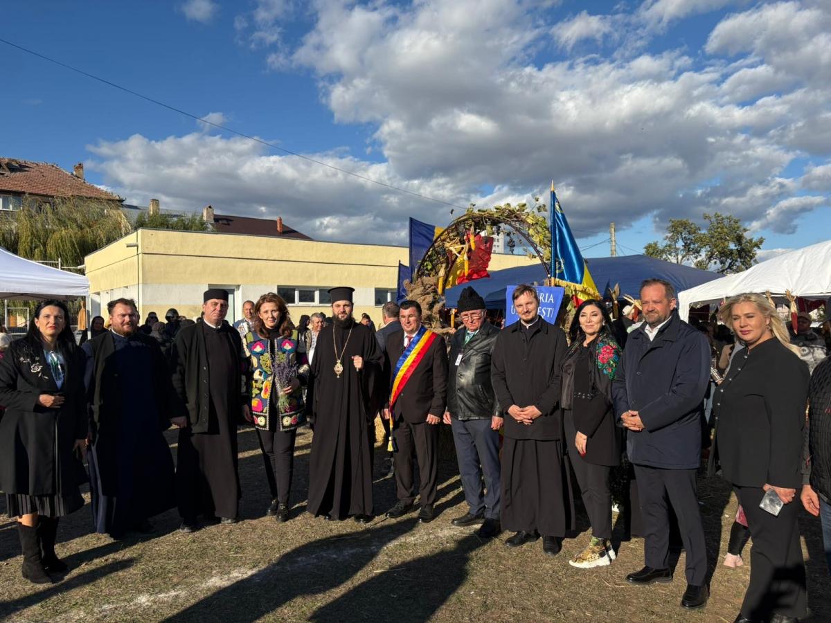 PS Teofil Trotușanul, prezent la Festivalul „Roadele Toamnei” de la ...