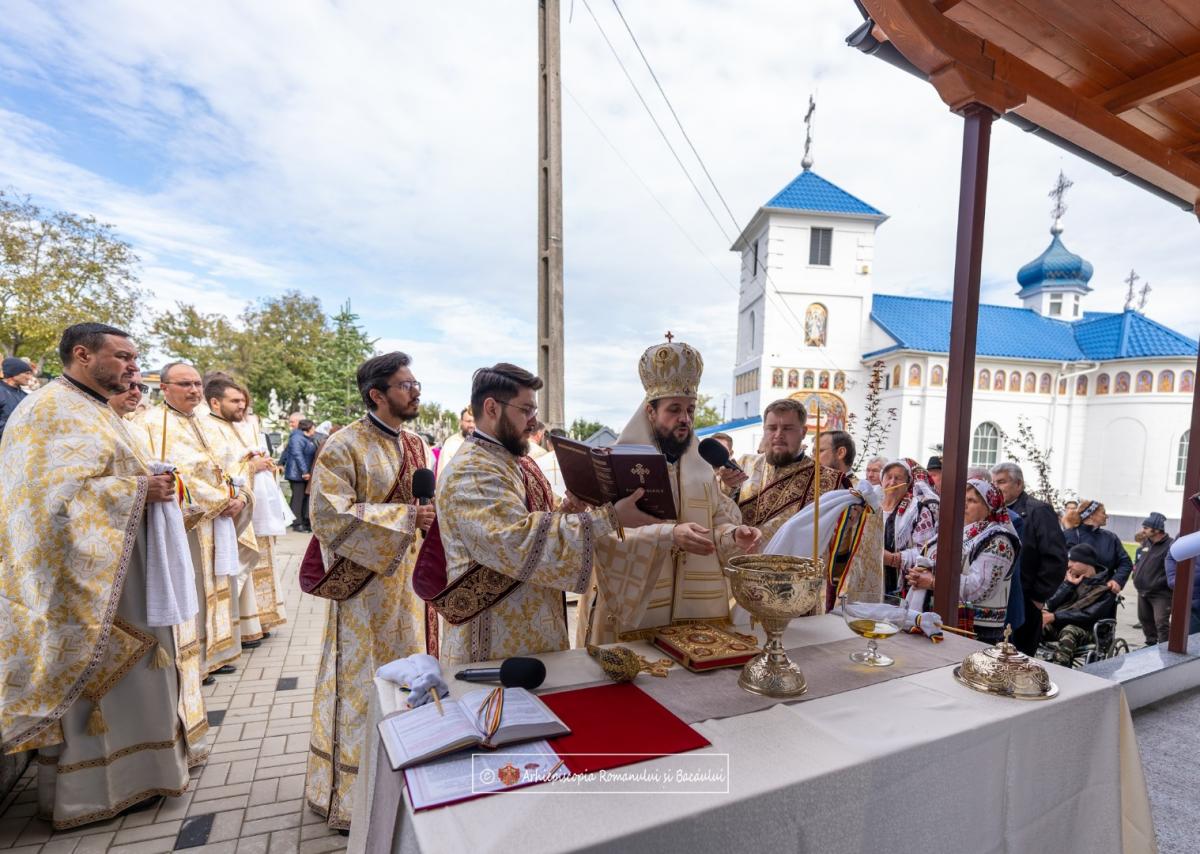 Sfințirea Centrului social „Sfântul Dumitru Stăniloae” la Parohia Dealu ...