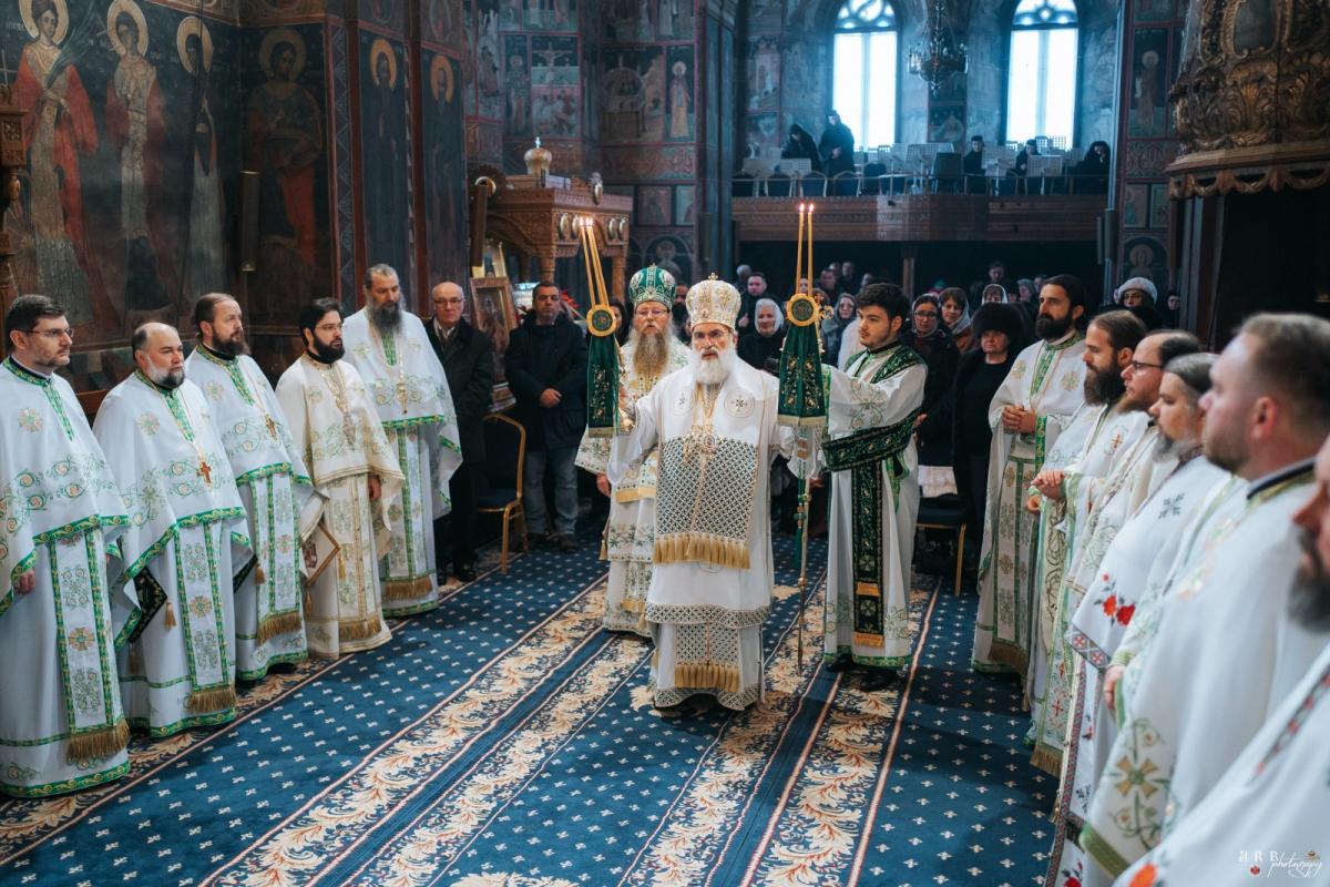 Sfânta Liturghie arhierească în cinstea Sfântului Antipa de la ...