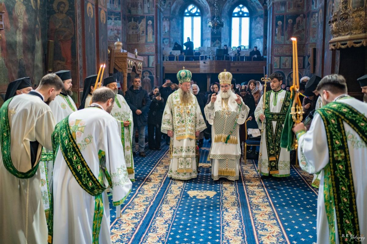 Sfânta Liturghie arhierească în cinstea Sfântului Antipa de la ...