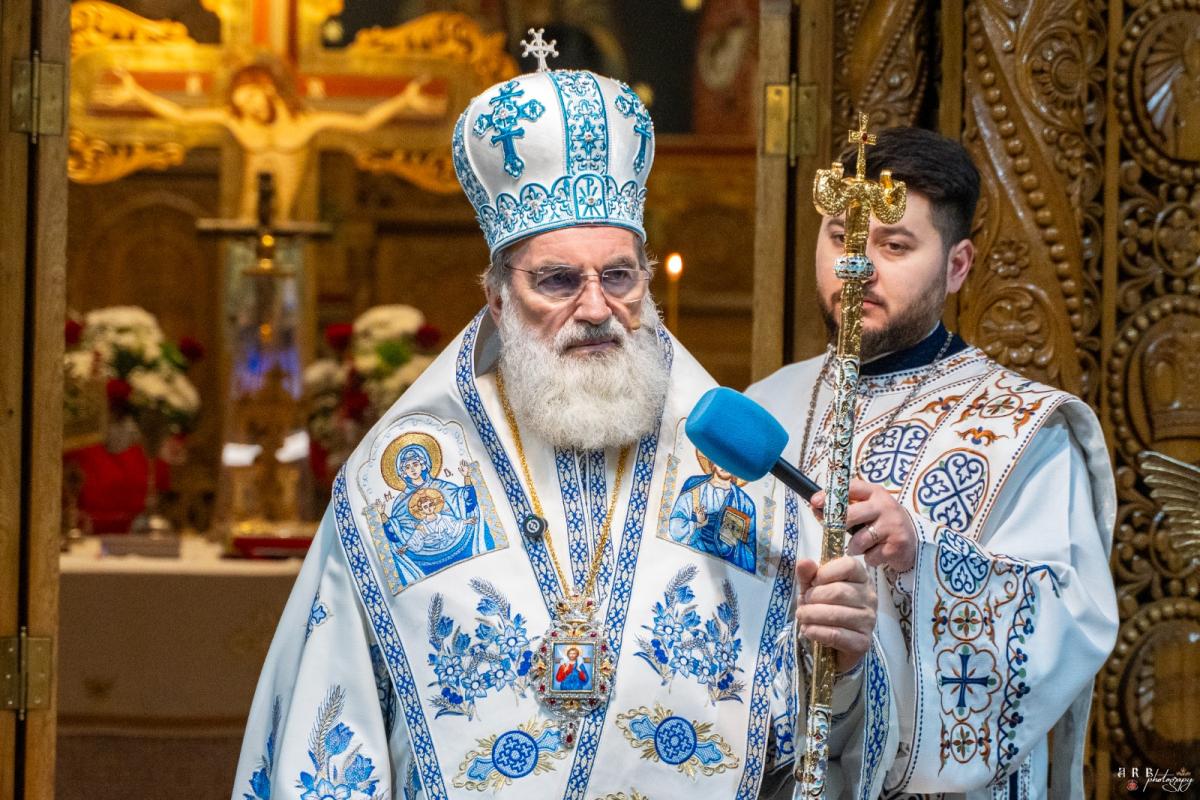 Sfânta Liturghie arhierească, la Mitrovița Bacăului | Arhiepiscopia ...