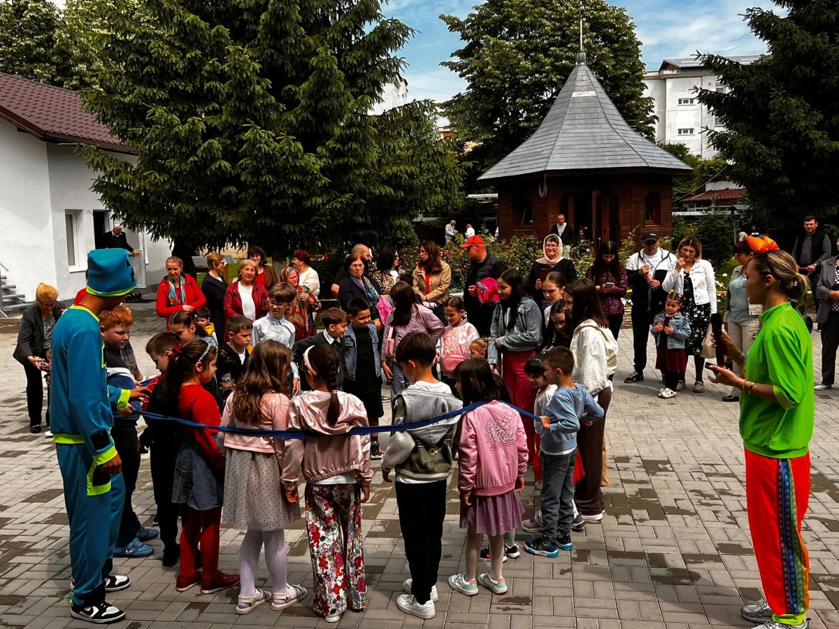 Două zile de bucurie pentru copii, la Parohia „Sf. Trei Ierarhi” din ...